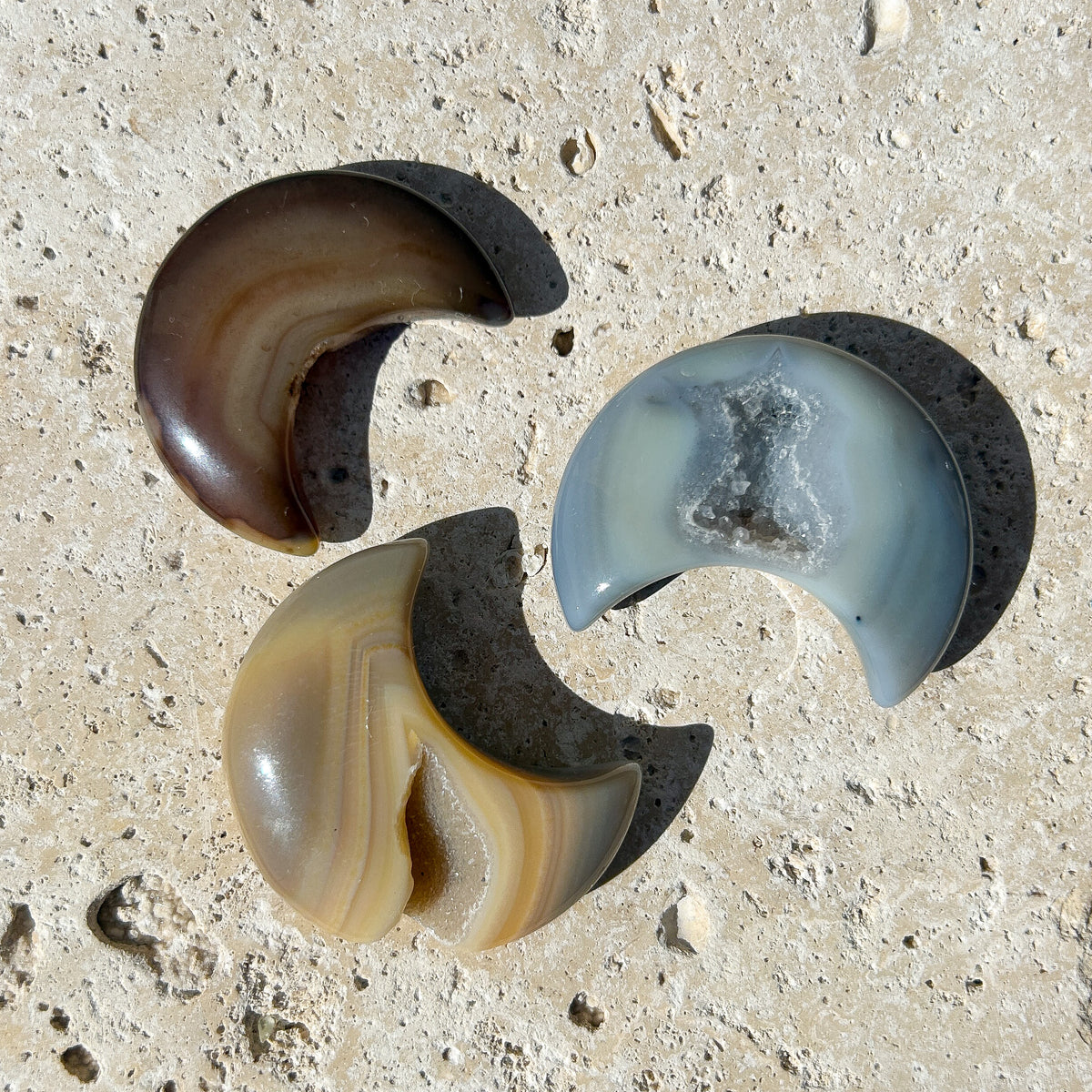 Agate Geode Crescent Moon Crystal – Kumi Oils